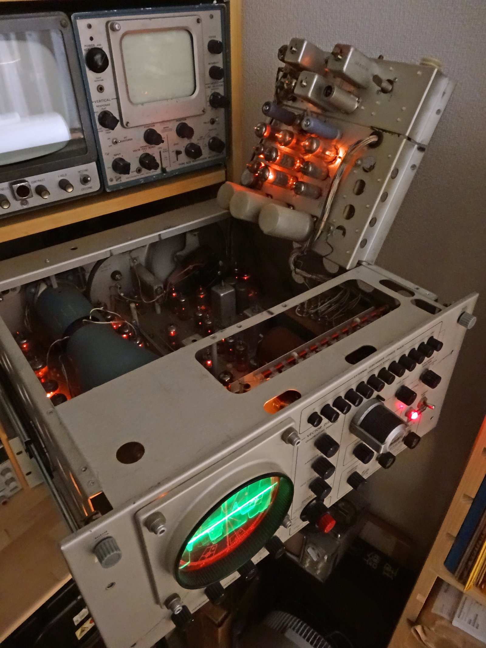 cathode-ray-tube | Oscilloclock.com