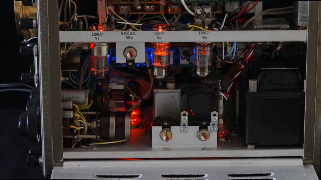 Metropolis | Oscilloclock.com