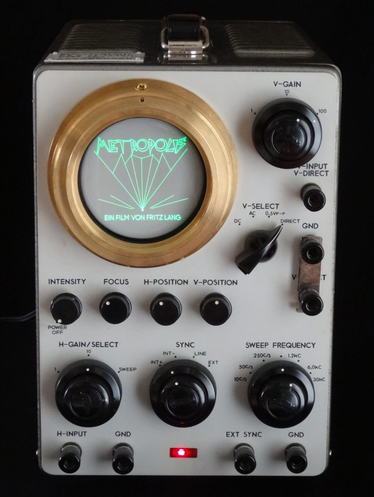 Metropolis | Oscilloclock.com