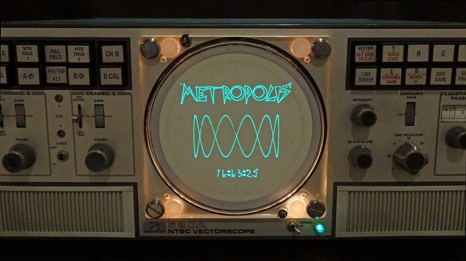 Tek 520x Metroclock – screen 1 | Oscilloclock.com