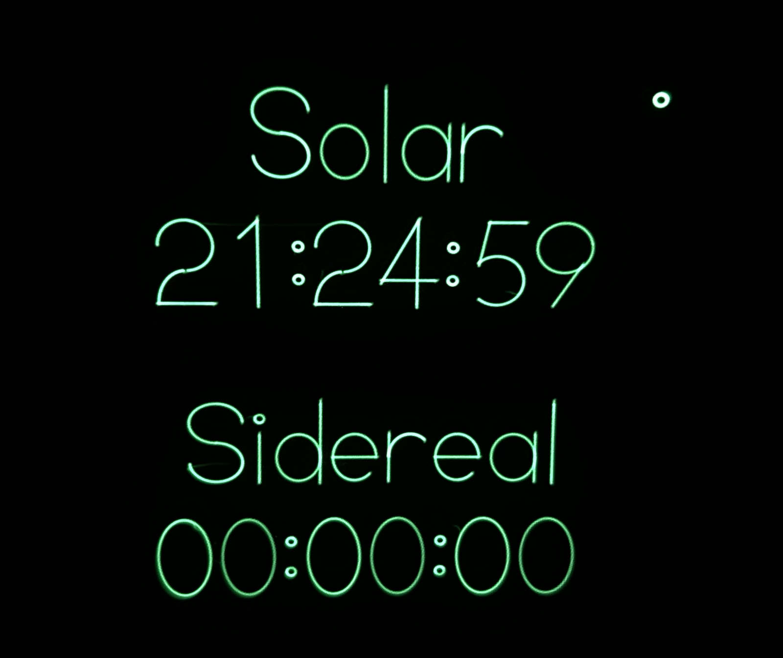 Oscilloclock.com | Handcrafted Scope Clocks with circle graphics